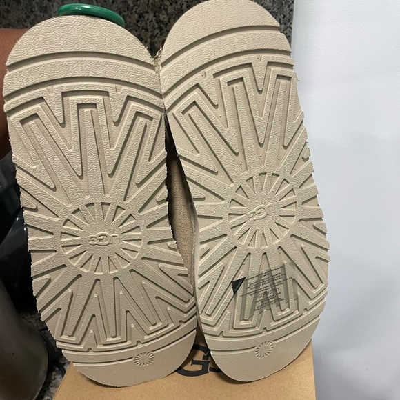 UGG | Shoes | Ugg Tazz Slipper Mustard Seed W 8 M 6 | Poshmark